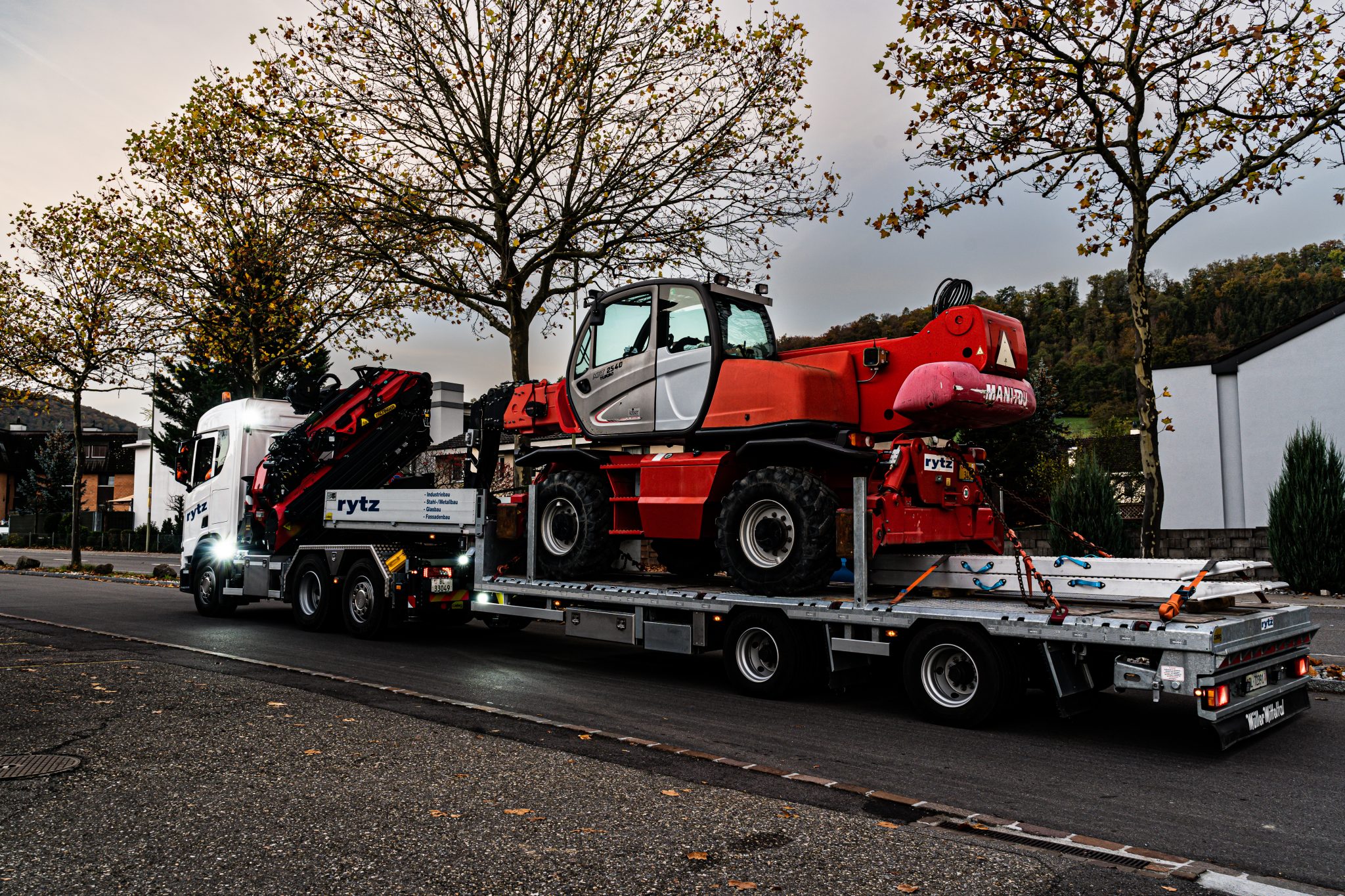 Manitou-Transport mit unserem Scania R500 | Rytz AG - Ihr Fassadenbauer